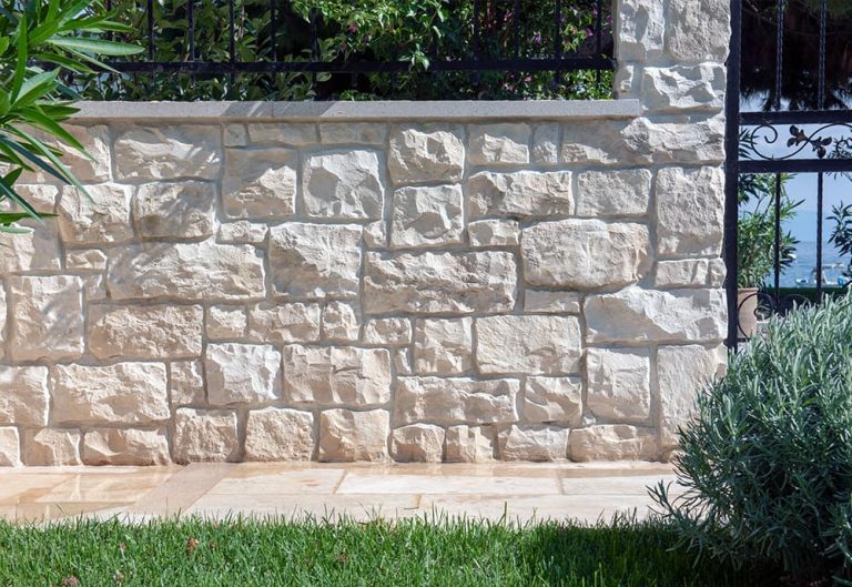 Rubble Wall vs. Stone Pitching vs. Ashlar: Understanding Stone Walls in ...